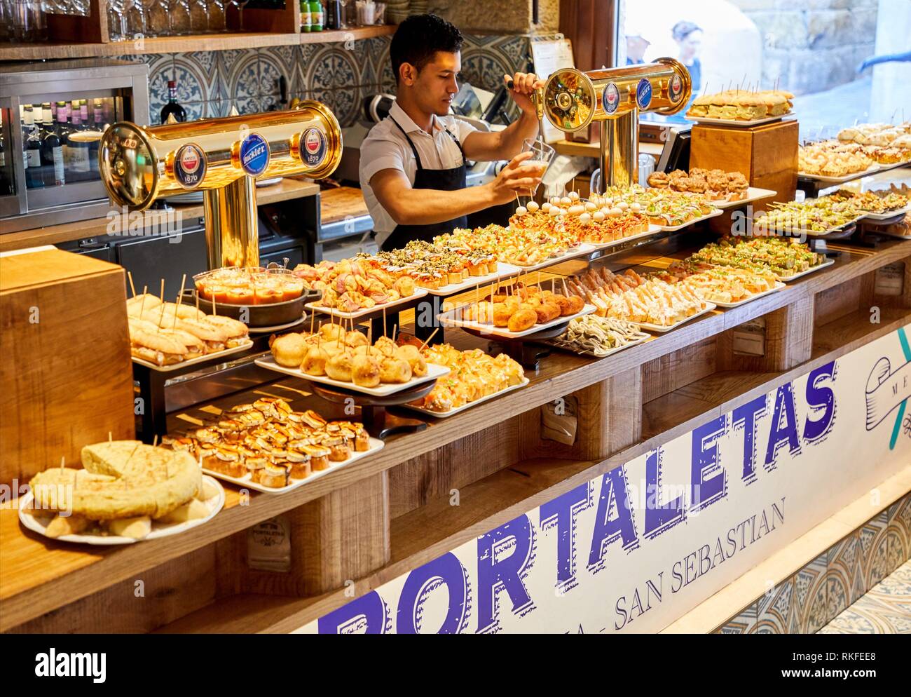 Spain bar beer hi-res stock photography and images - Alamy