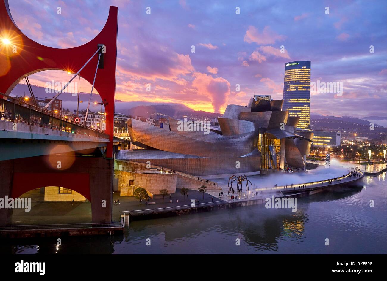 Bilbao guggenheim bridge hi-res stock photography and images - Alamy