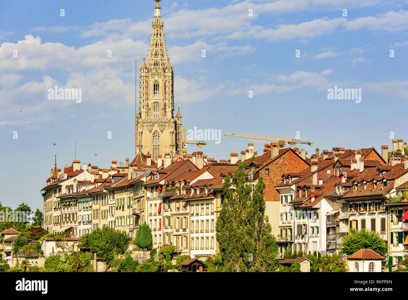 View oh the old Town and The Bern Minster cathedral in Bern ...