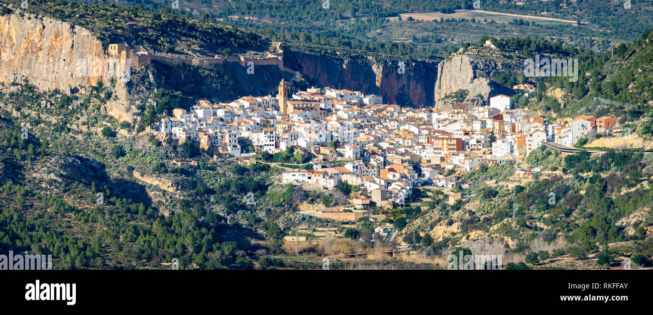 Chulilla, a village into the mountains of Valencia Stock Photo - Alamy