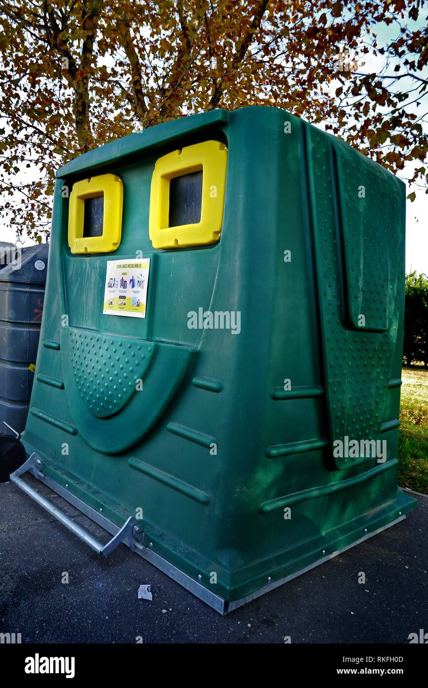 Happy bin hi-res stock photography and images - Alamy