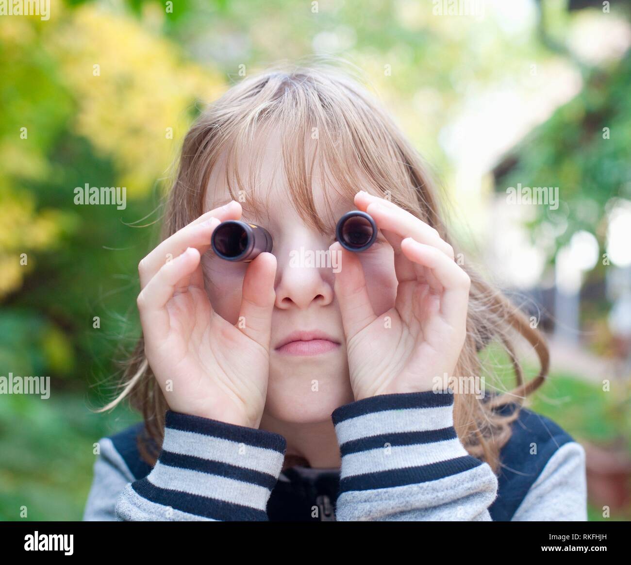 Person of color binoculars hi-res stock photography and images - Alamy