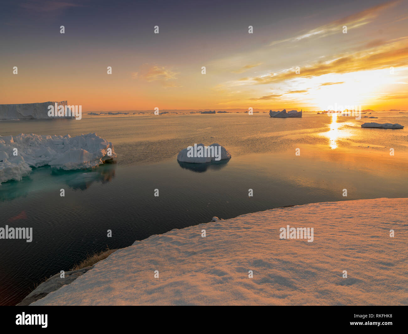 Arctic Icebergs on arctic ocean in Greenland Stock Photo - Alamy