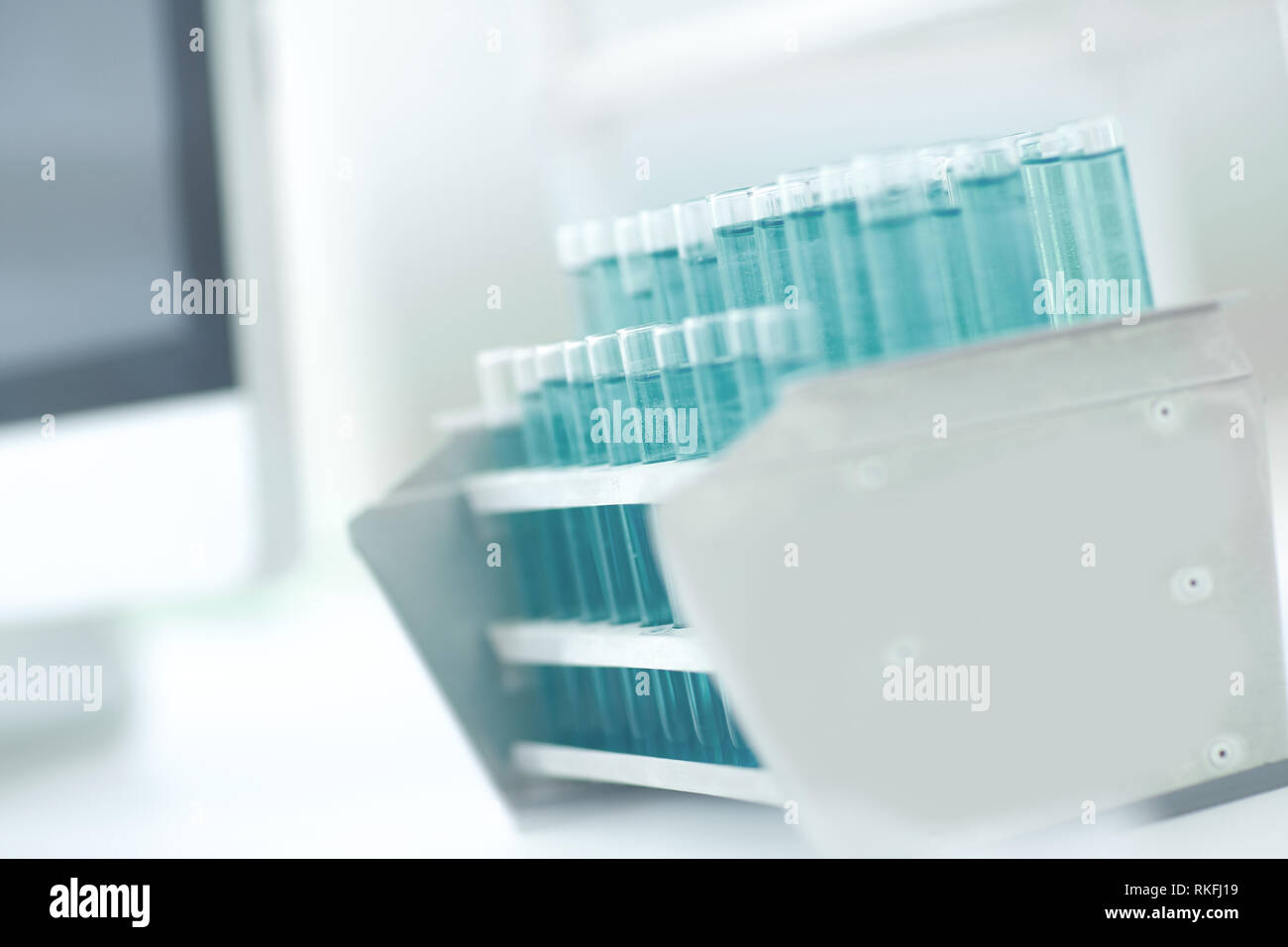 Test tubes in volumetric flask hi-res stock photography and images - Alamy