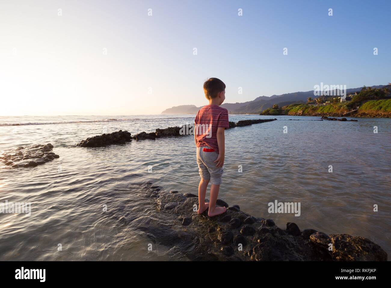 Underwater ledge hi-res stock photography and images - Alamy