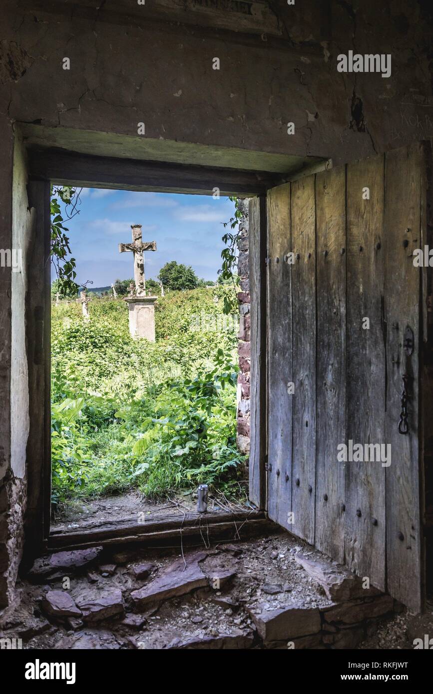 Inside ruined castle hi-res stock photography and images - Alamy