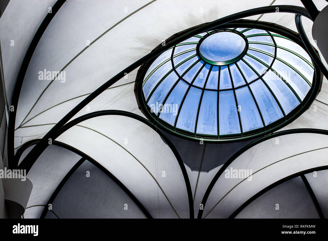 Circular building roof hi-res stock photography and images - Alamy