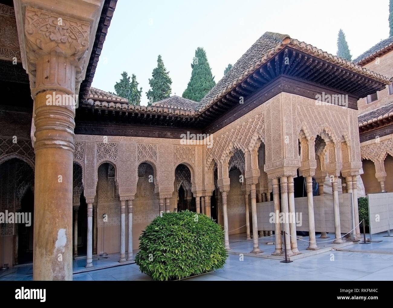 Detail of the moorish architecture of the alhambra hi-res stock ...