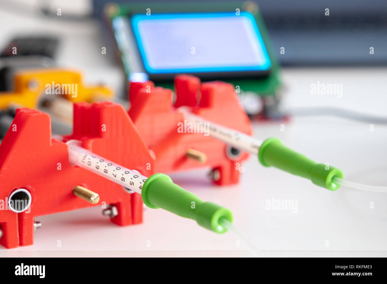 Syringe pump hi-res stock photography and images - Alamy