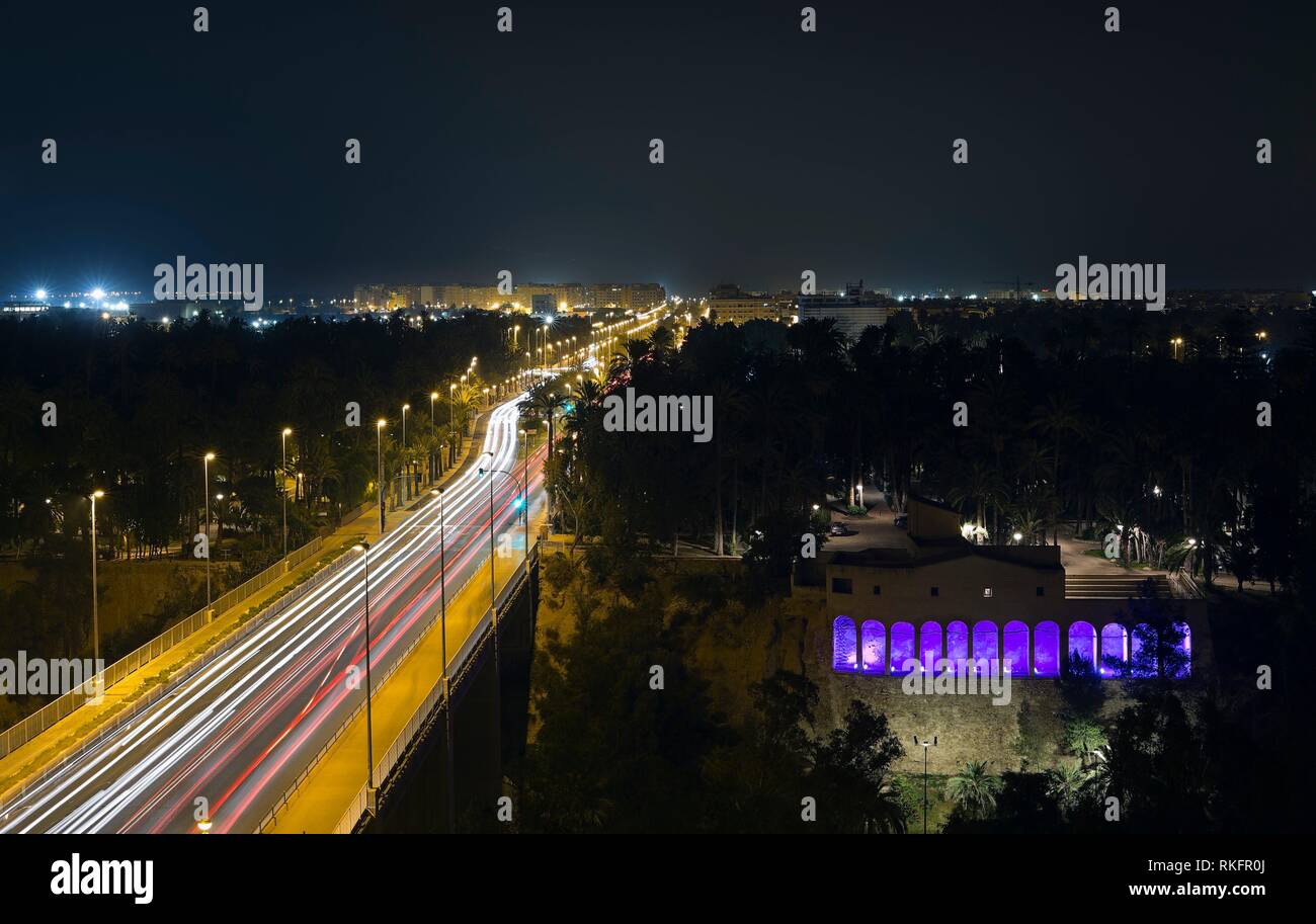 Horizontal framing hi-res stock photography and images - Alamy