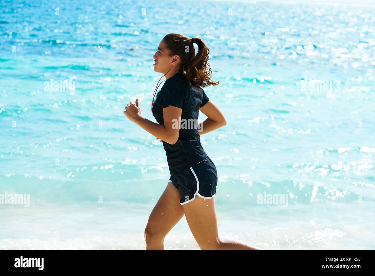 Girl In Cancun High Resolution Stock Photography and Images - Alamy