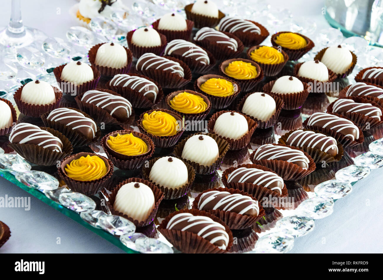 Candy table hi-res stock photography and images - Alamy