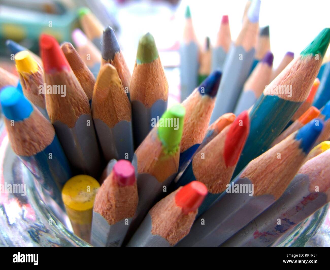 Coloured pencils in pot hi-res stock photography and images - Alamy
