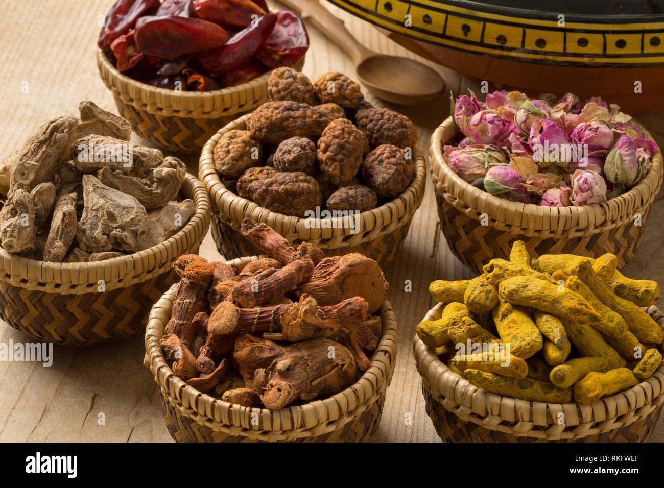 Baskets with traditional North African dried herbs Stock Photo - Alamy