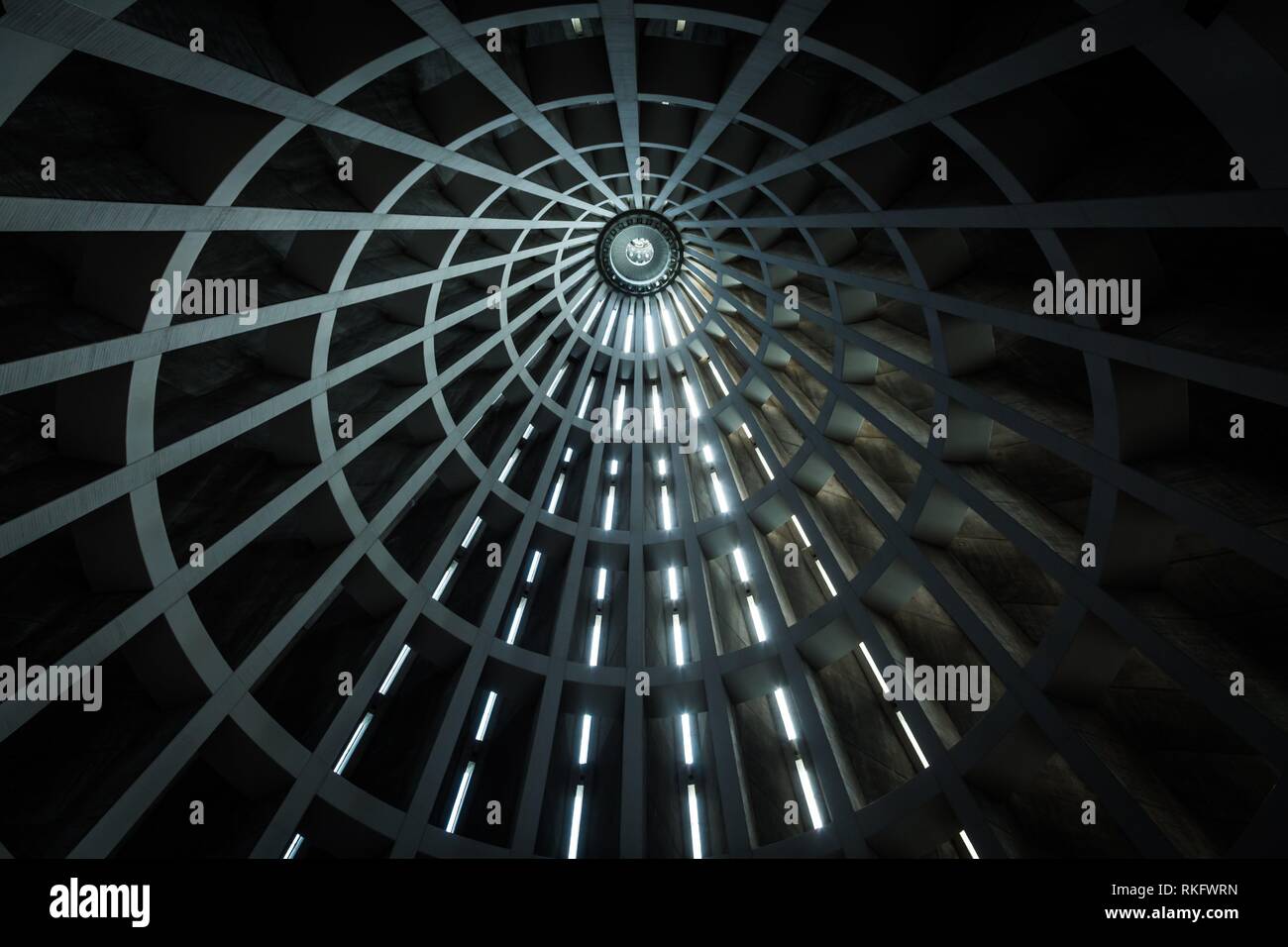 Horizontal lines in ceiling hi-res stock photography and images - Alamy