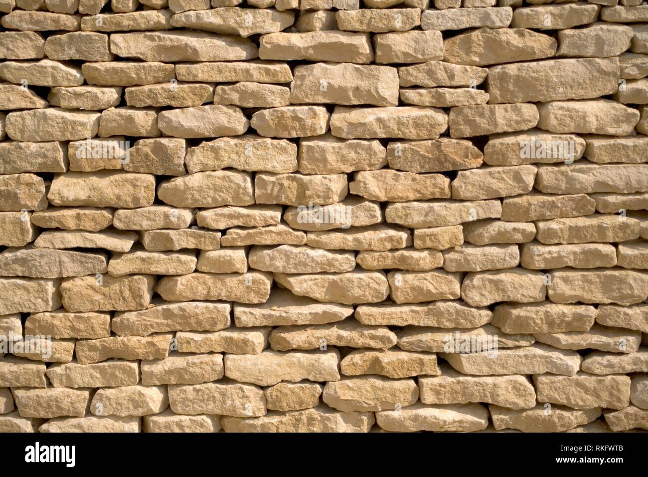 Cotswold stone wall texture hi-res stock photography and images - Alamy