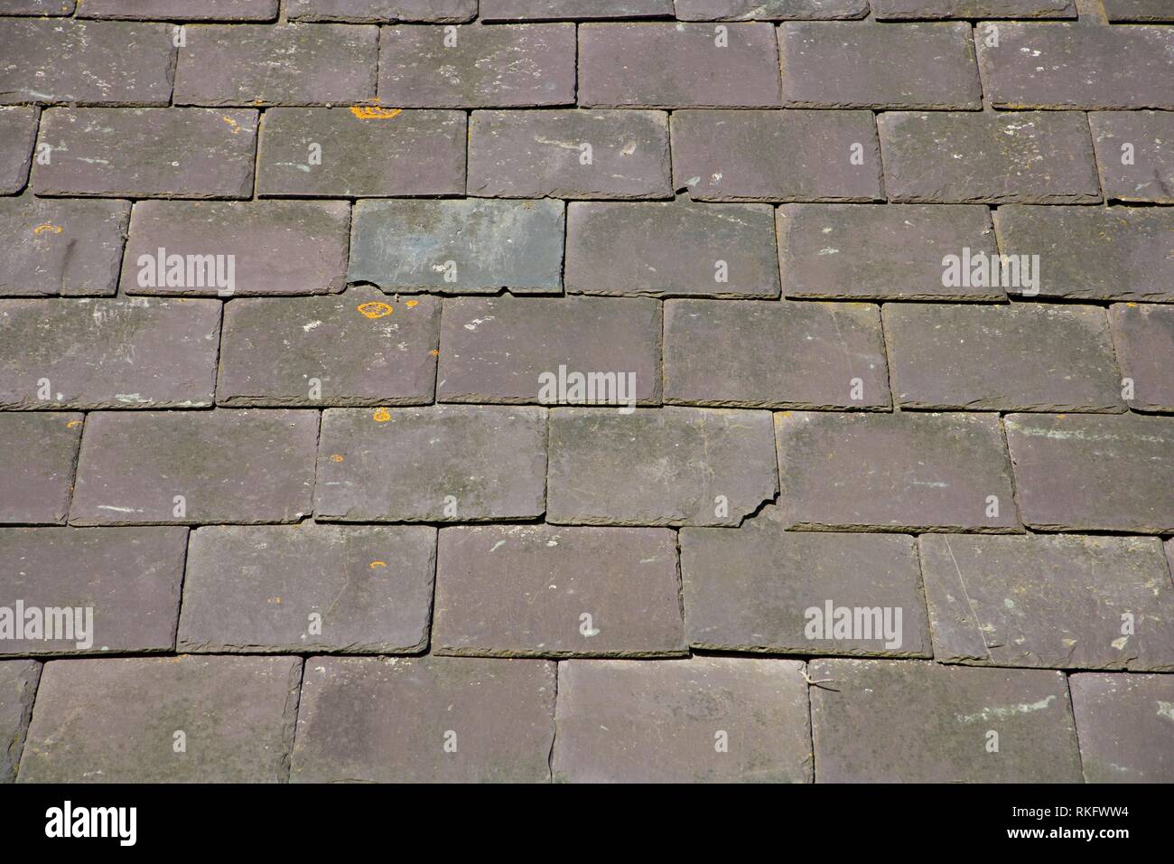 Old slate roof pattern hi-res stock photography and images - Alamy