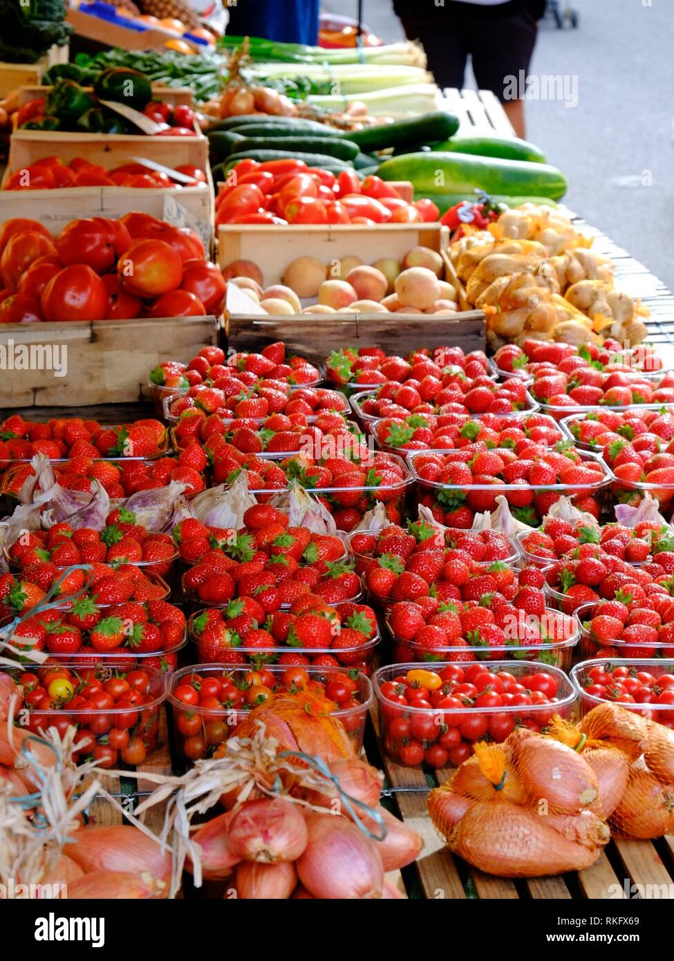 Food stall france hi-res stock photography and images - Alamy