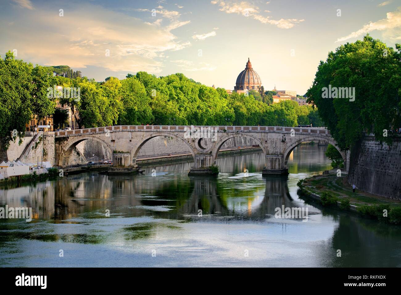 Ponte sisto bridge rome hi-res stock photography and images - Alamy
