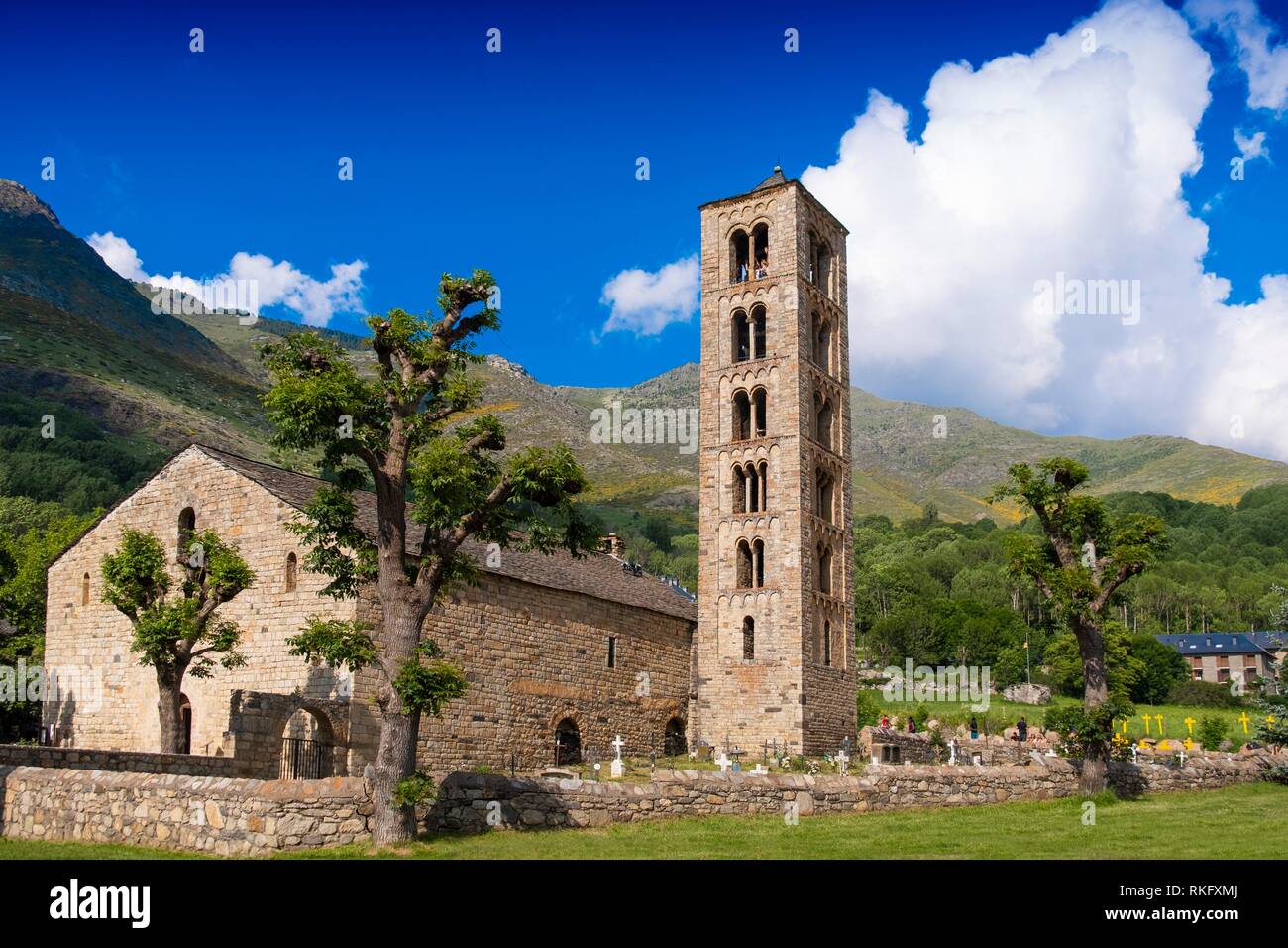 Romanesque religious art hi-res stock photography and images - Alamy