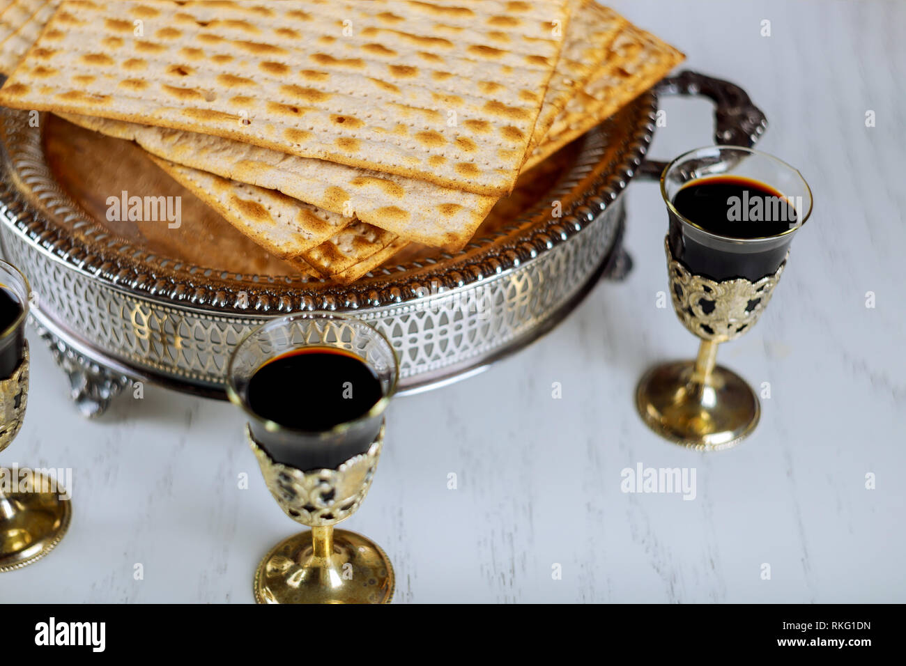 Passover seder table hi-res stock photography and images - Alamy