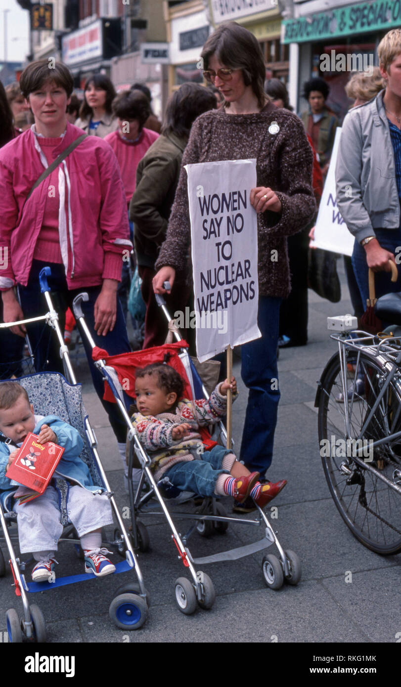1992 campaign hi-res stock photography and images - Alamy