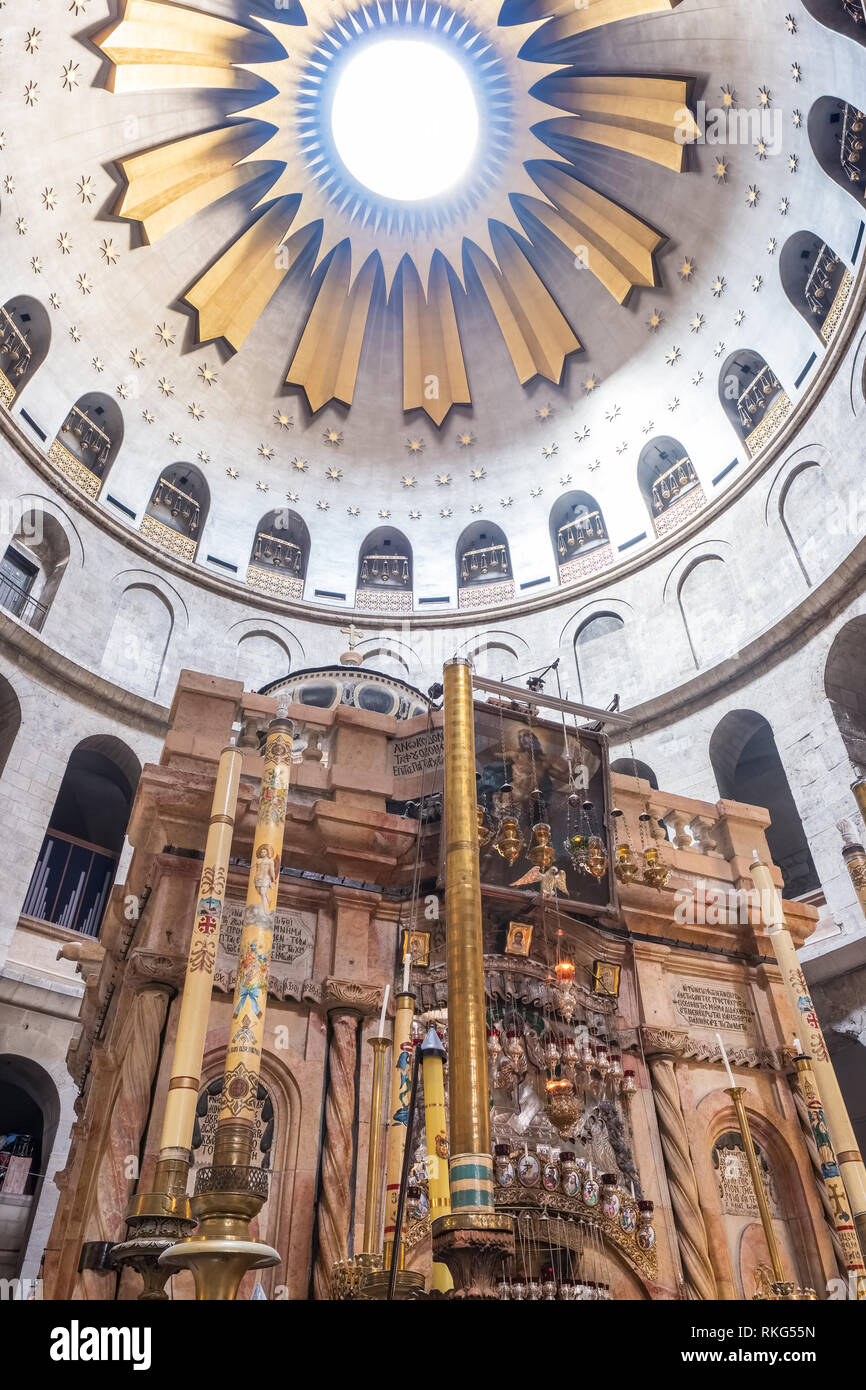 Holy sepulchre inside hi-res stock photography and images - Alamy
