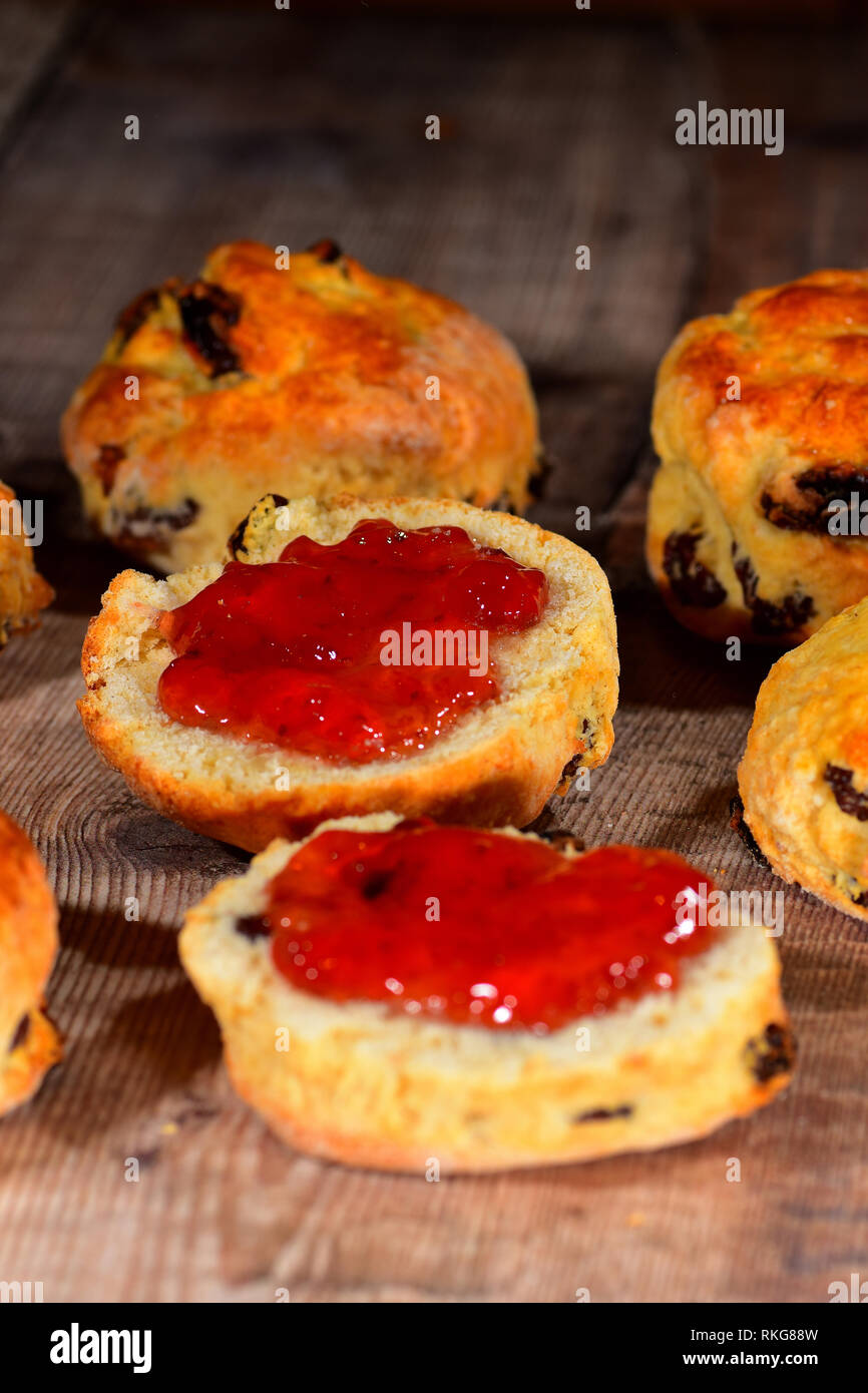Scones with Strawberry Jam & clotted cream - Cream Teas Stock Photo - Alamy