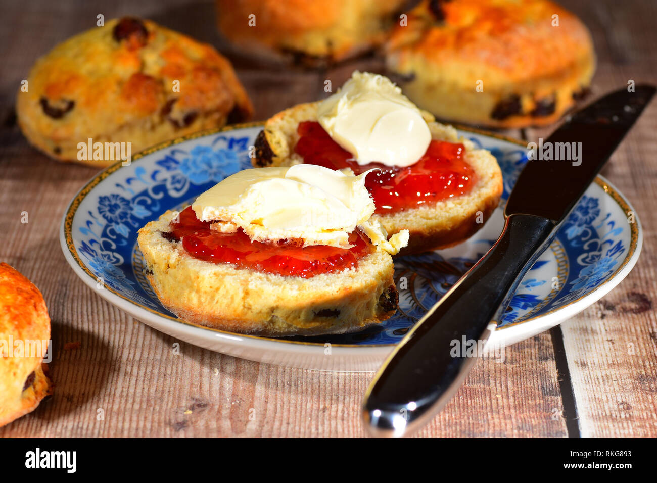 Scones with Strawberry Jam & clotted cream - Cream Teas Stock Photo - Alamy