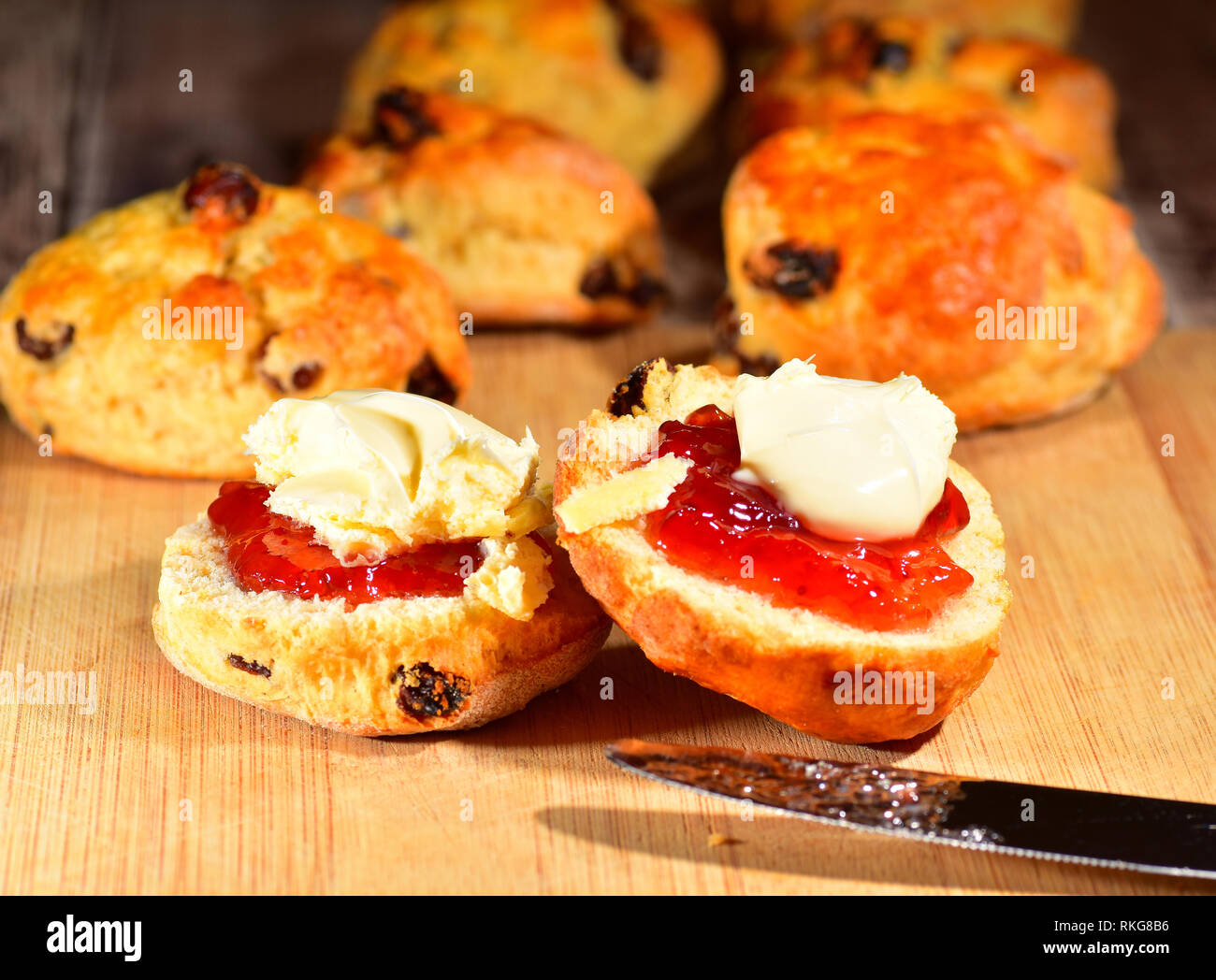 Scones with Strawberry Jam & clotted cream - Cream Teas Stock Photo - Alamy