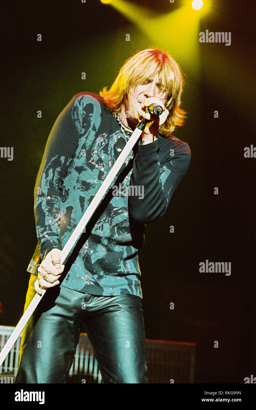 Joe elliot musician hi-res stock photography and images - Alamy
