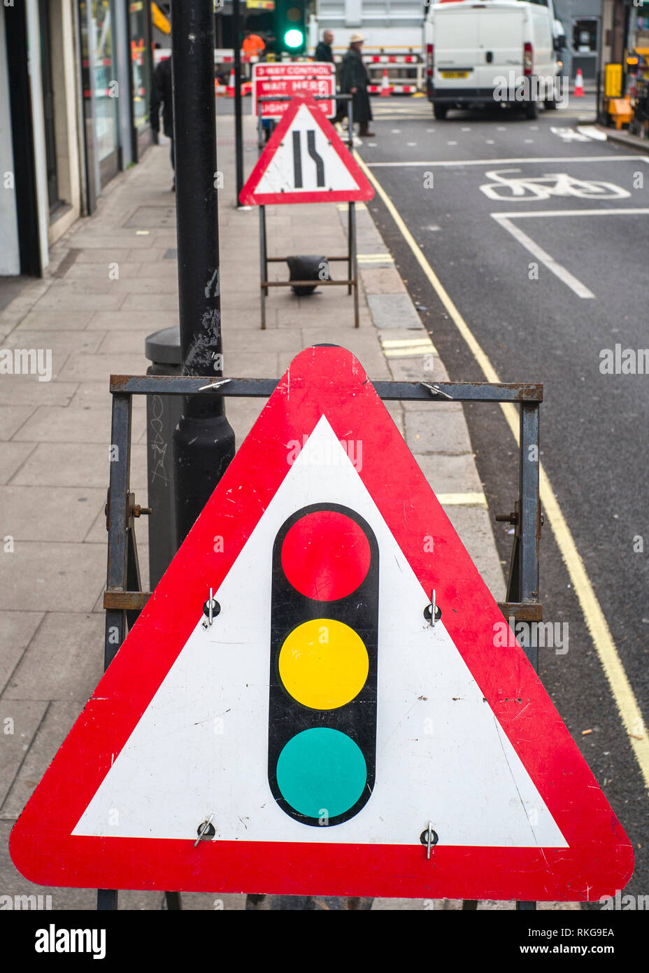 Red Light Traffic Signal Uk High Resolution Stock Photography and ...