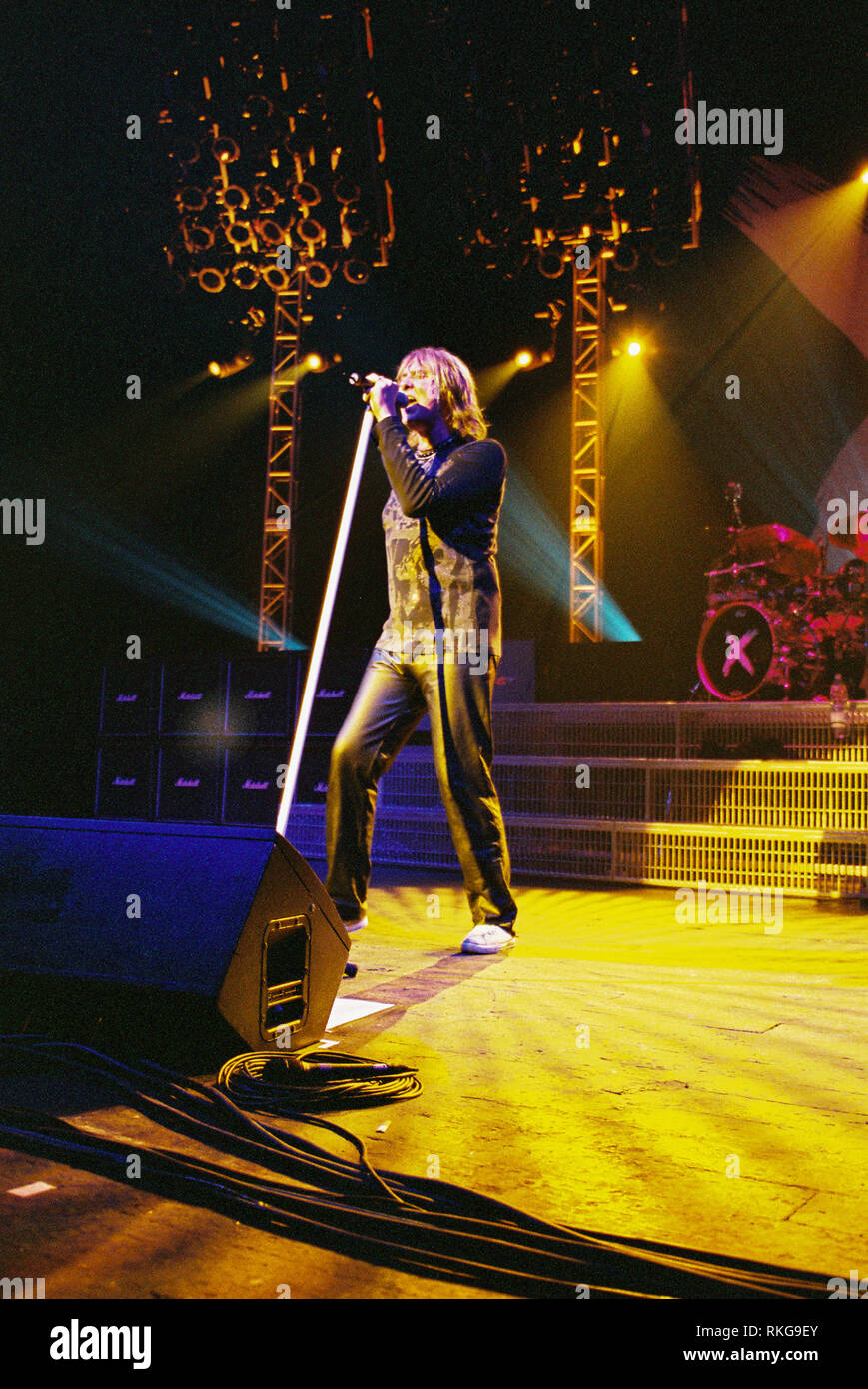 Joe Elliot lead singer in Def Leppard performing at the Brixton Academy ...