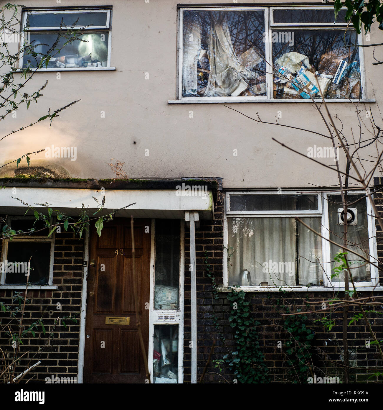 Dilapidated house full of rubbish hi-res stock photography and images ...