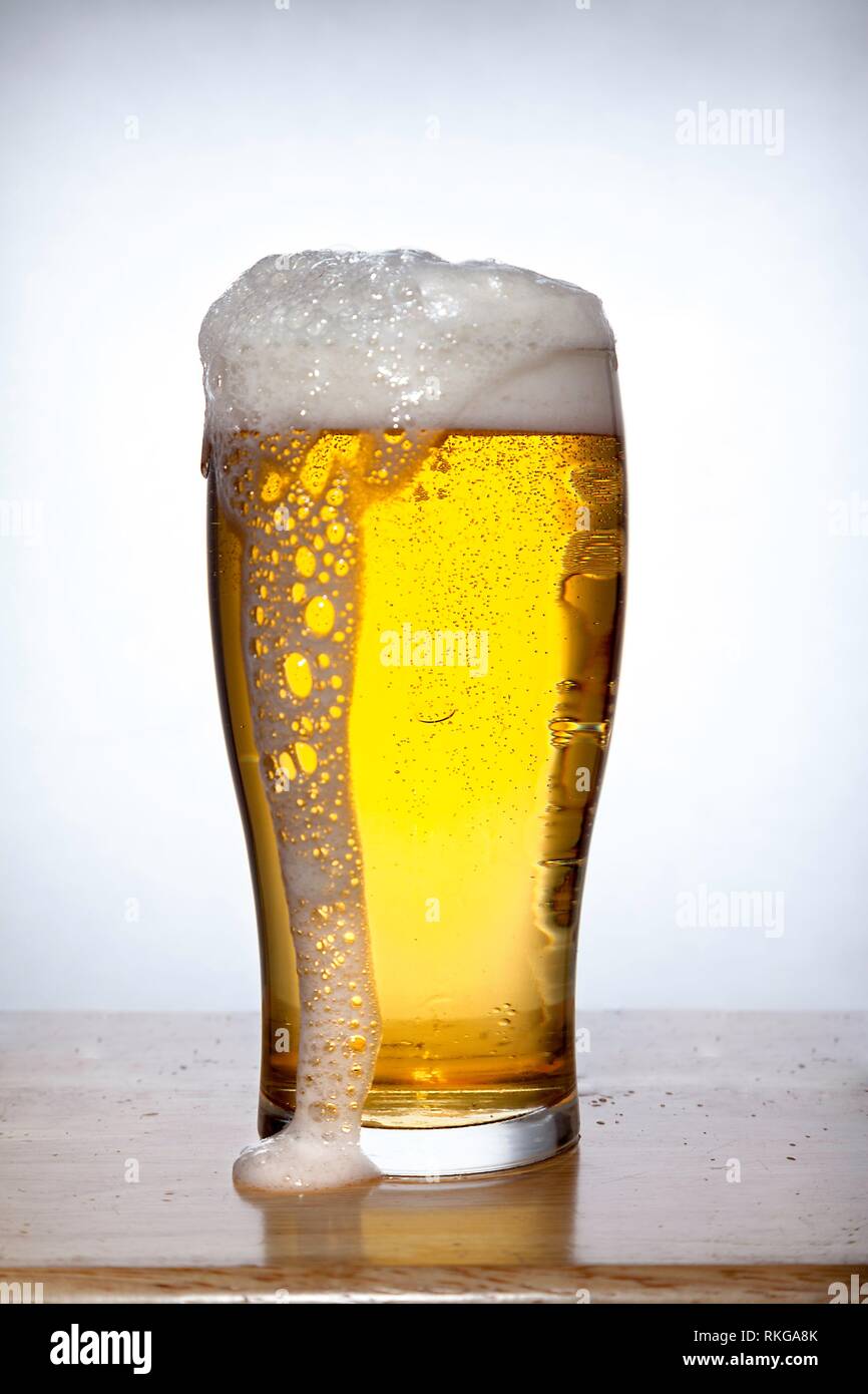 Overflowing glass hi-res stock photography and images - Alamy