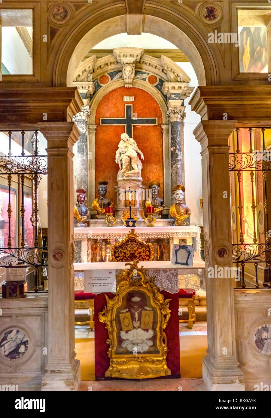 Pieta altar hi-res stock photography and images - Alamy