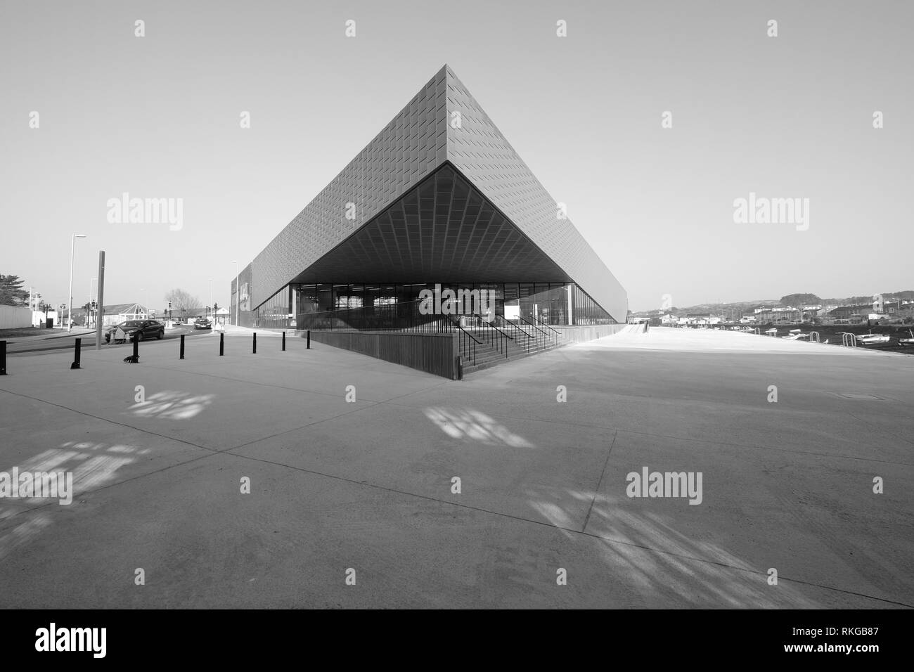 Supermarket space Black and White Stock Photos & Images - Alamy