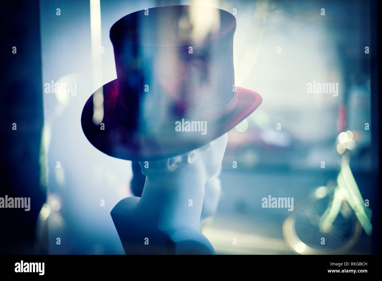 Hat shop london hi-res stock photography and images - Alamy