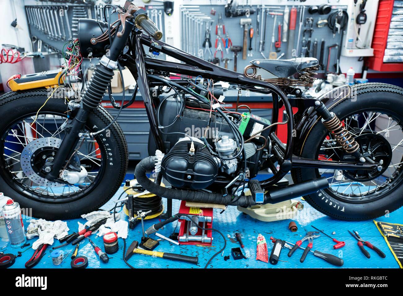Motorcycle workshop hi-res stock photography and images - Alamy