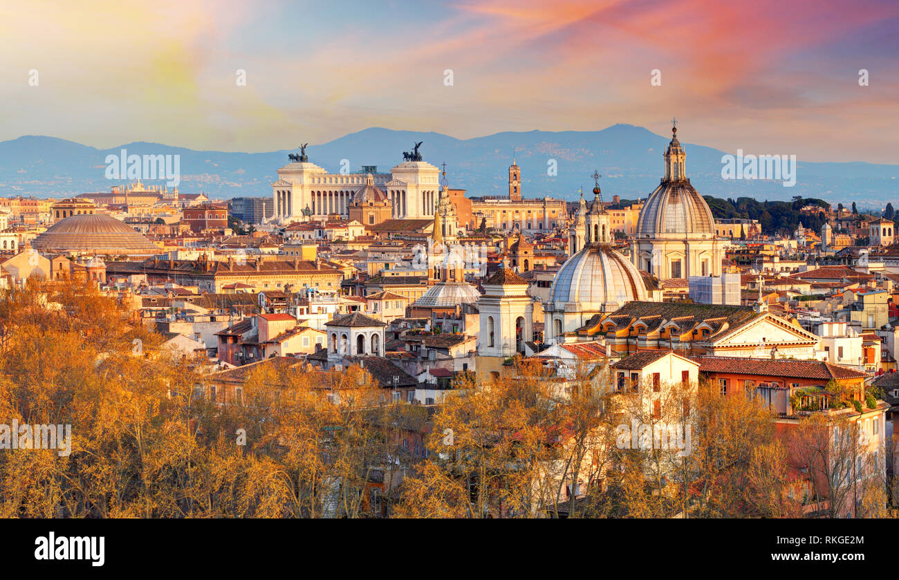 Rome skyline sunrise hi-res stock photography and images - Alamy