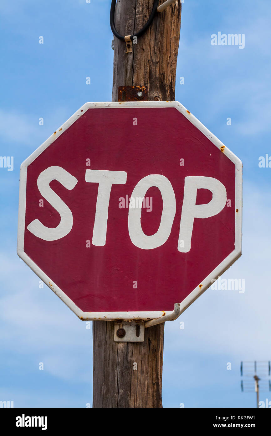 Red border stop hi-res stock photography and images - Alamy