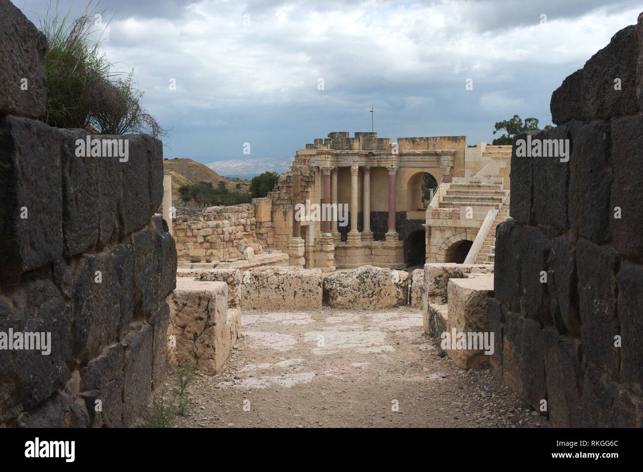 The historic ruins of Bet Shean in Israel Stock Photo - Alamy