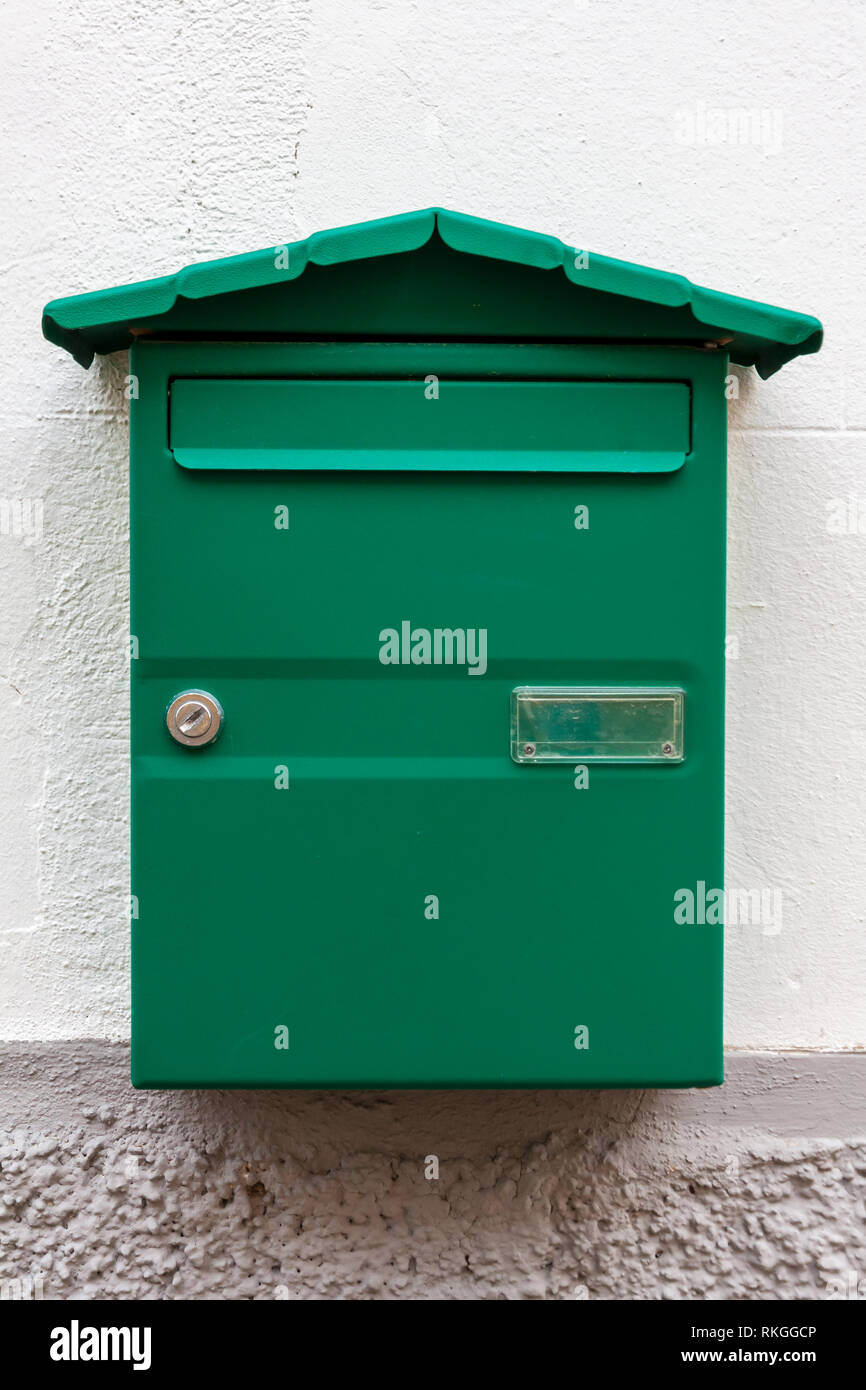 Hole letterbox hi-res stock photography and images - Alamy
