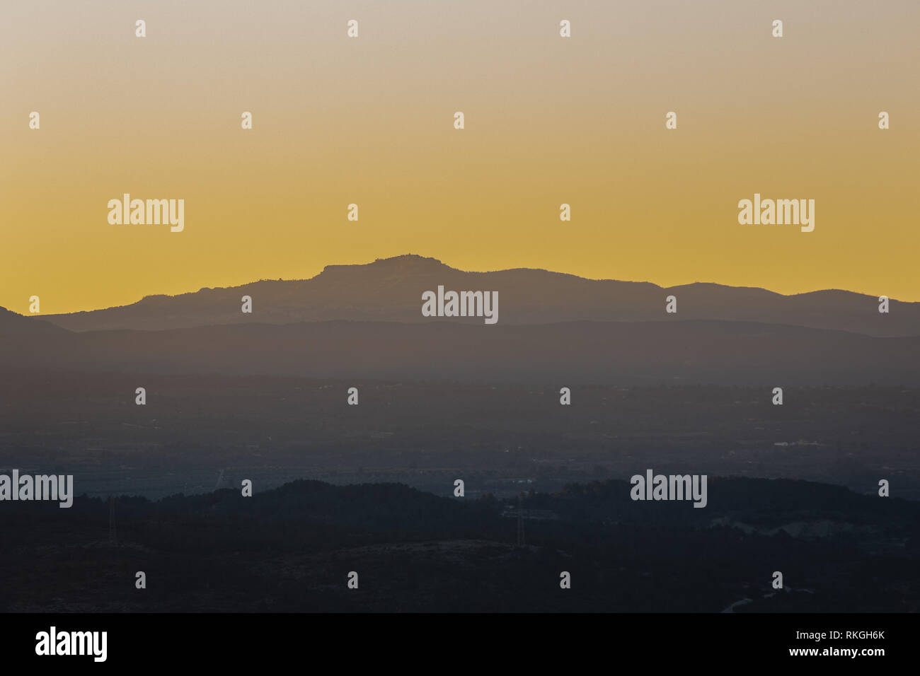 Spanish rural landscape of mountains and amazing sunset Stock Photo - Alamy