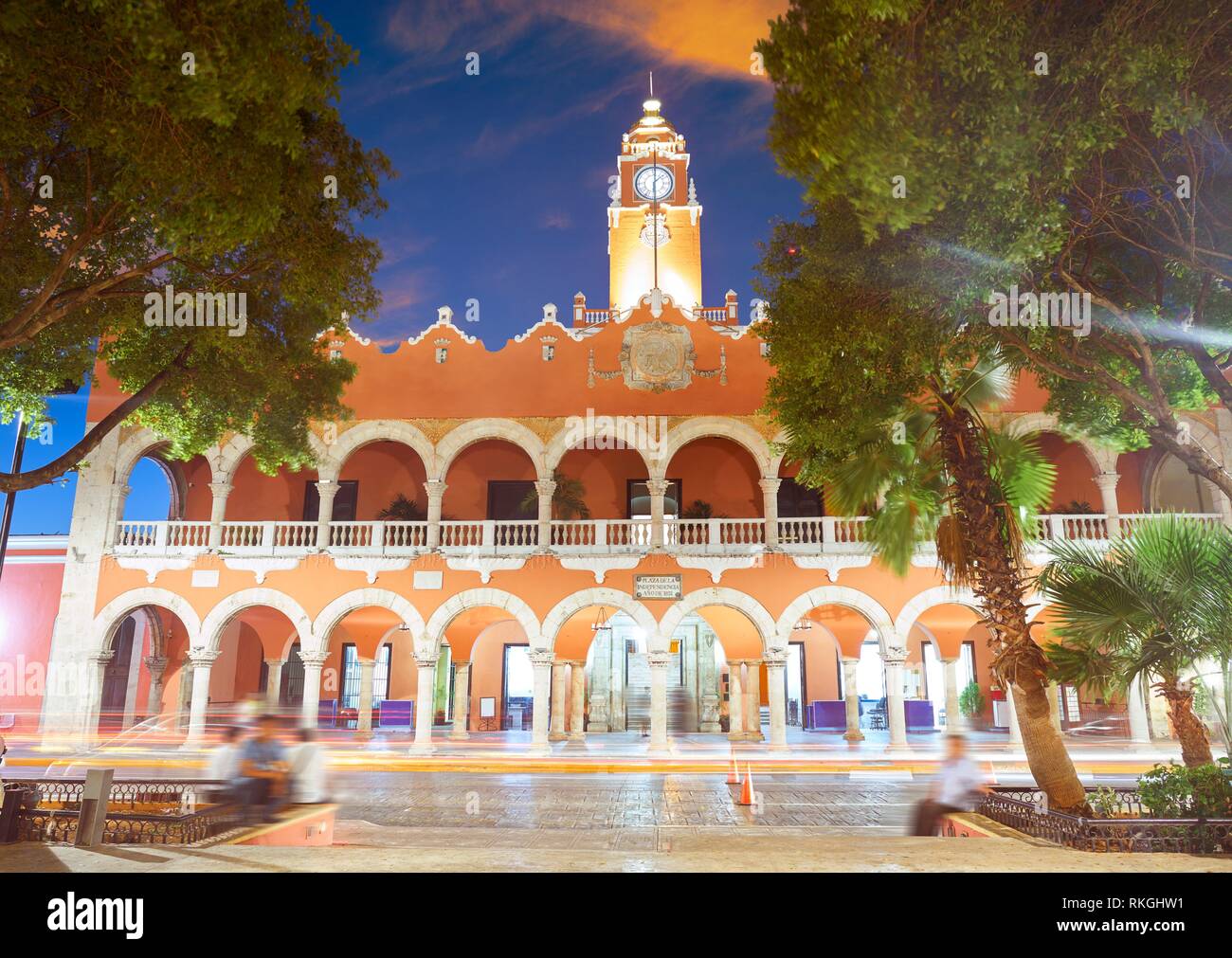 Mexico street flag night hi-res stock photography and images - Alamy