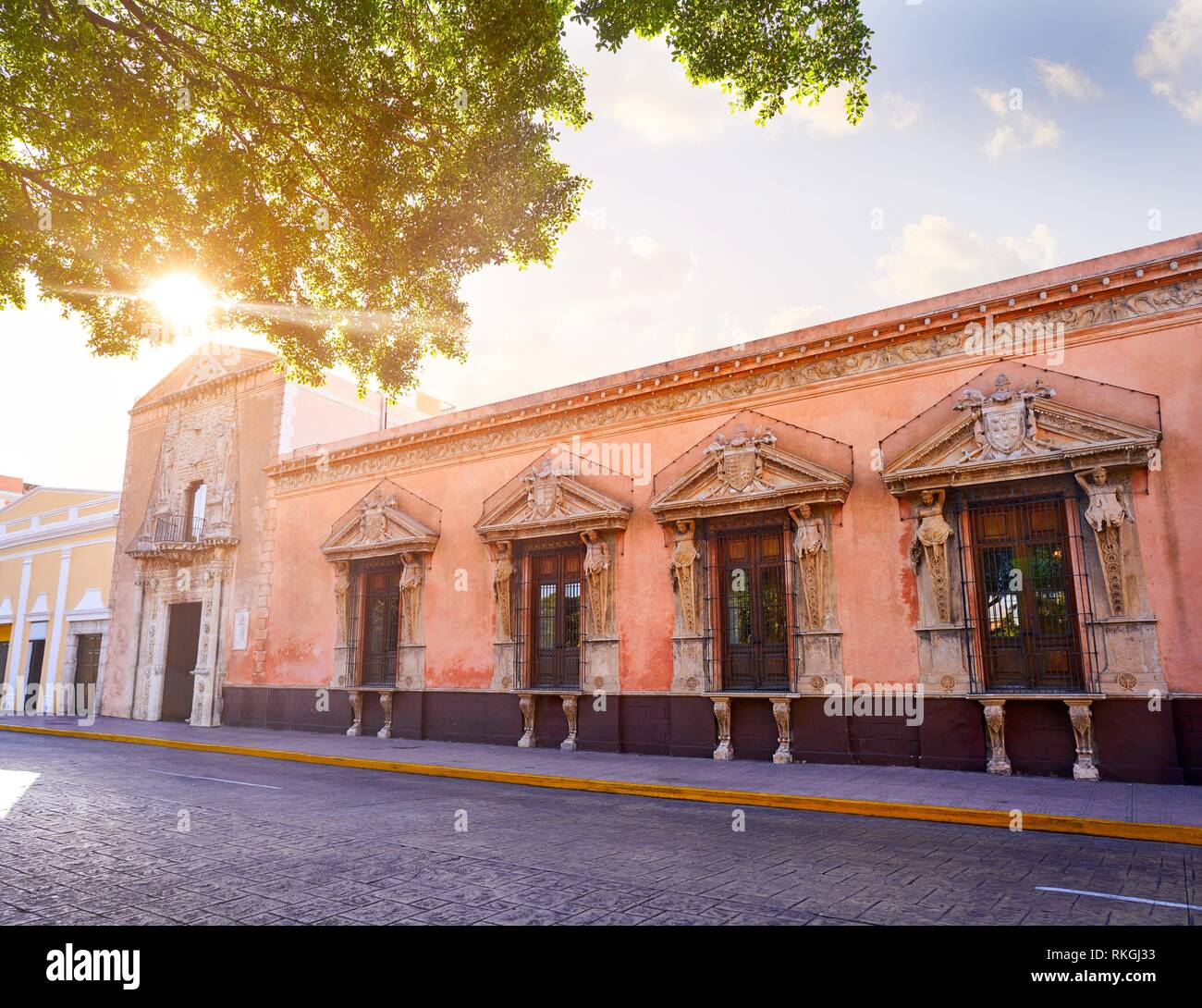 Colonial house merida mexico hi-res stock photography and images - Alamy