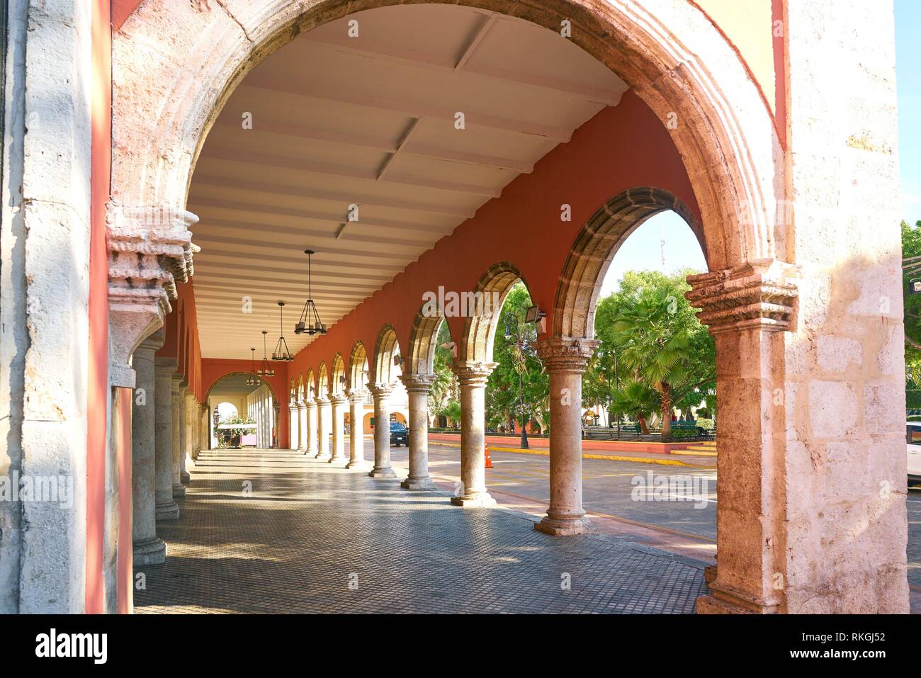Merida mexico arc hi-res stock photography and images - Alamy
