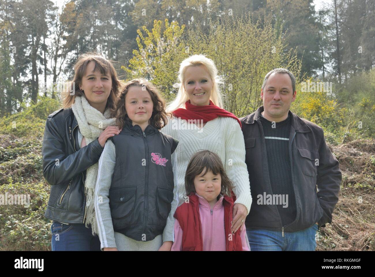 Family in france hi-res stock photography and images - Alamy