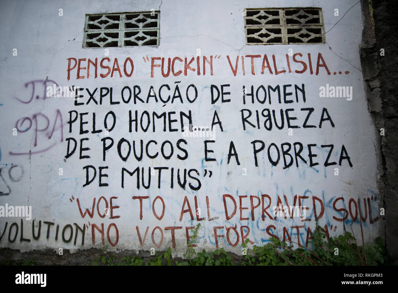 Slum graffiti hi-res stock photography and images - Alamy