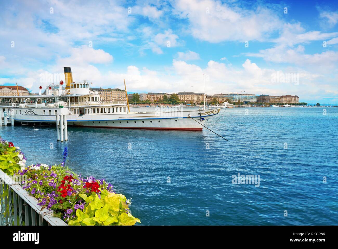 Geneve leman hi-res stock photography and images - Alamy